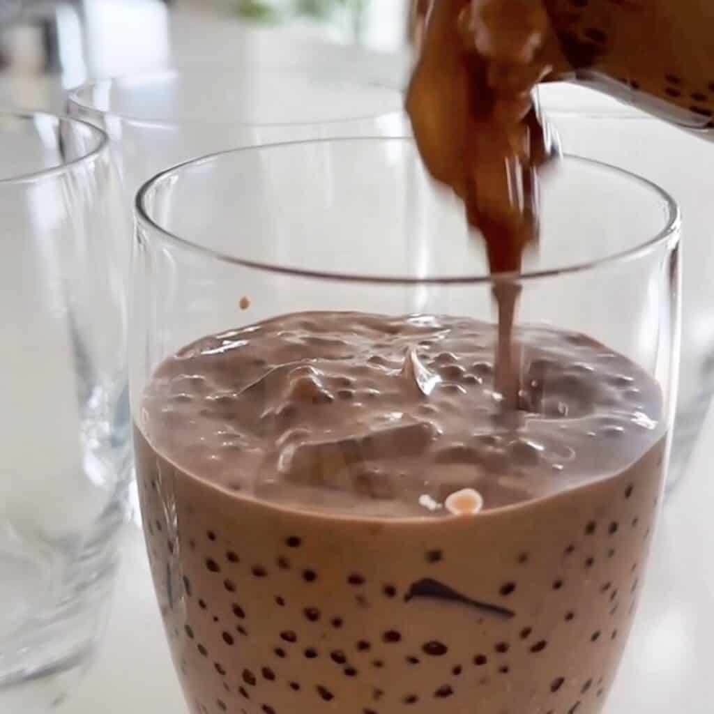 How To Make An Asian Dessert, Strawberry Sago With Chocolate.